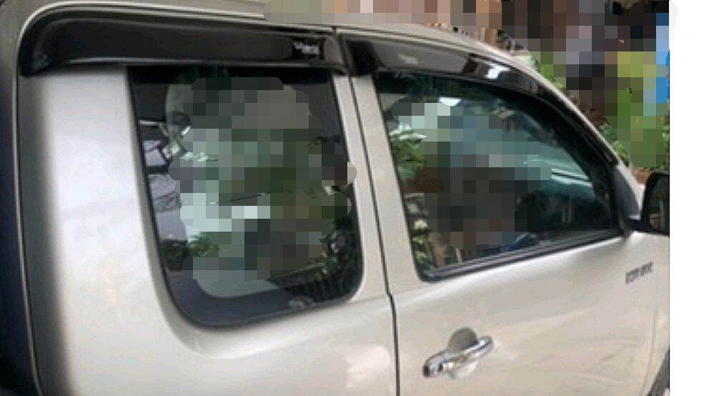 กันสาดวีโก้แชมป์ vigo champ คู่หน้า+ช่องแค้บ สีดำ - 4Gcarshop - ThaiPick