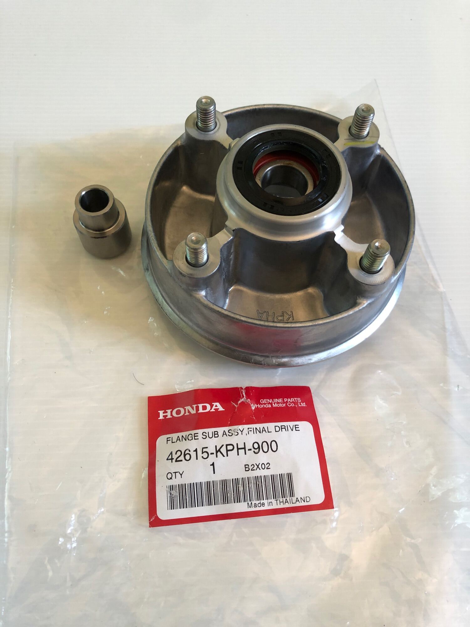 ดุมสเตอร์หลังแท้ศูนย์(แถมบู๊ทและลูกปืนในชุด)ใส่เวฟ125S125R125X125iรุ่นไฟเลี้ยวบังลม1ชุด42615-KPH ...