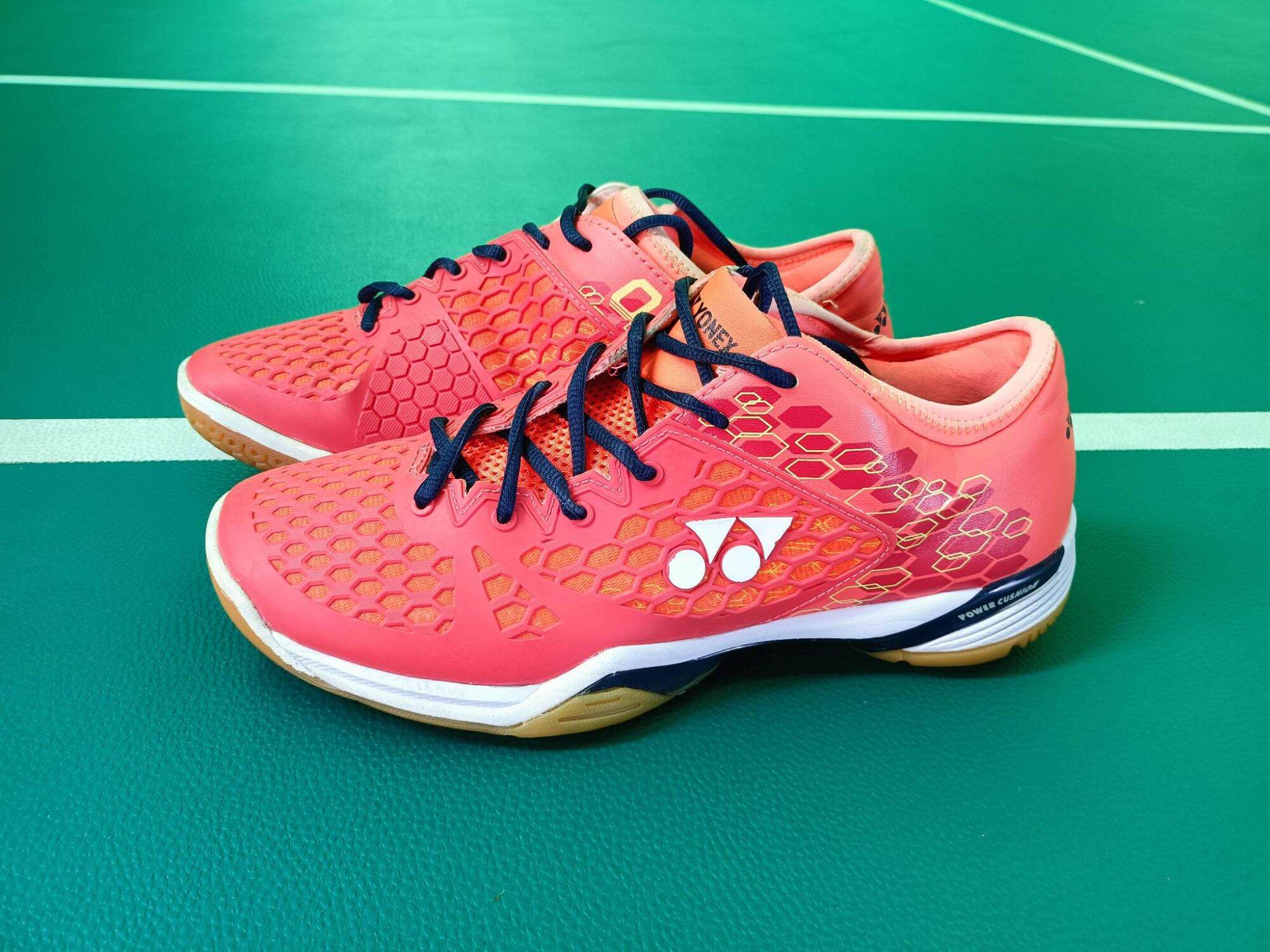 รองเท้าตีแบต yonex 4327.5 - เฟอร์นิเจอร์ไม้สักแพร่ - ThaiPick