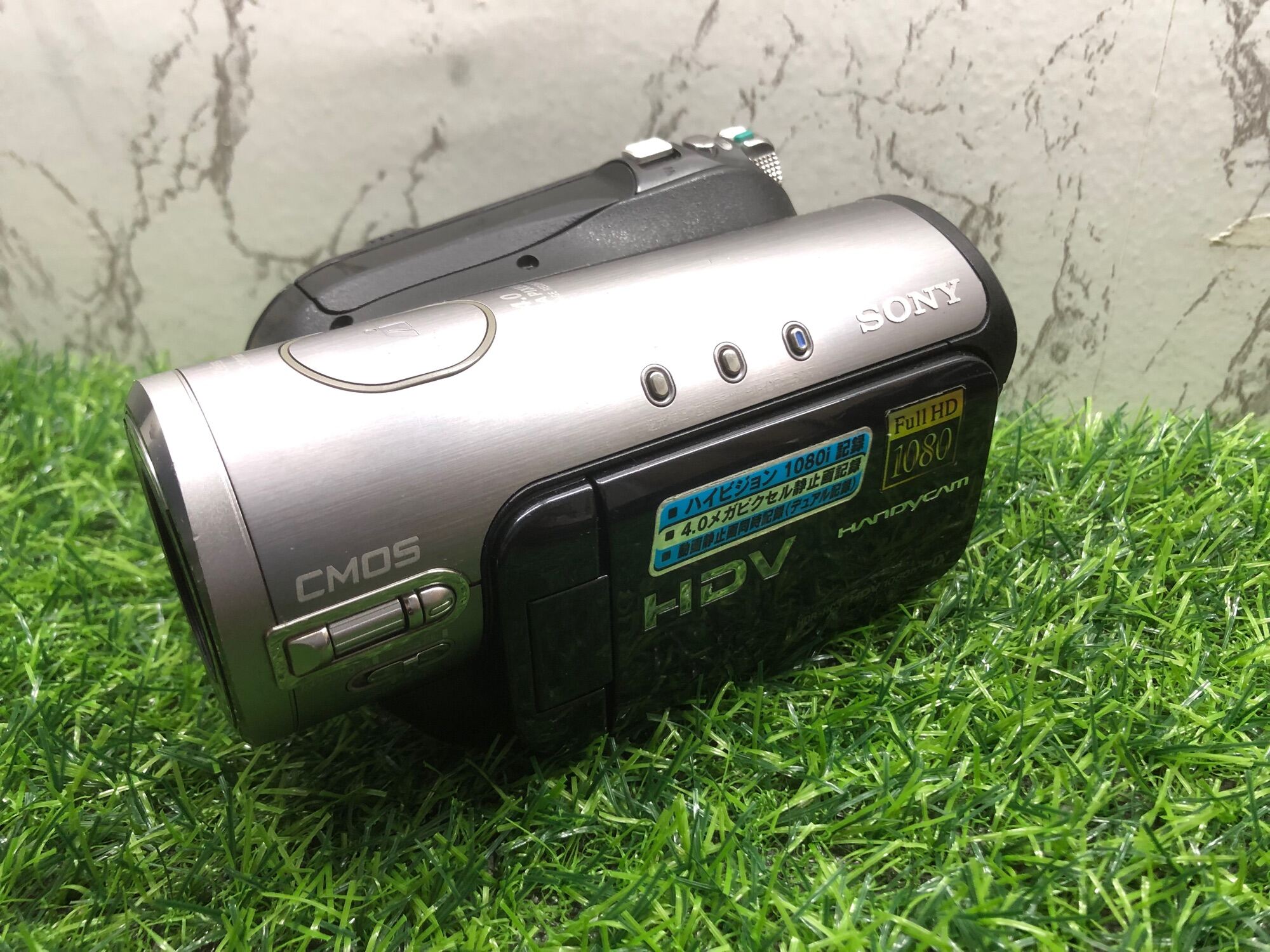 Mini dv sony hdr-hc3 - A two hands - ThaiPick