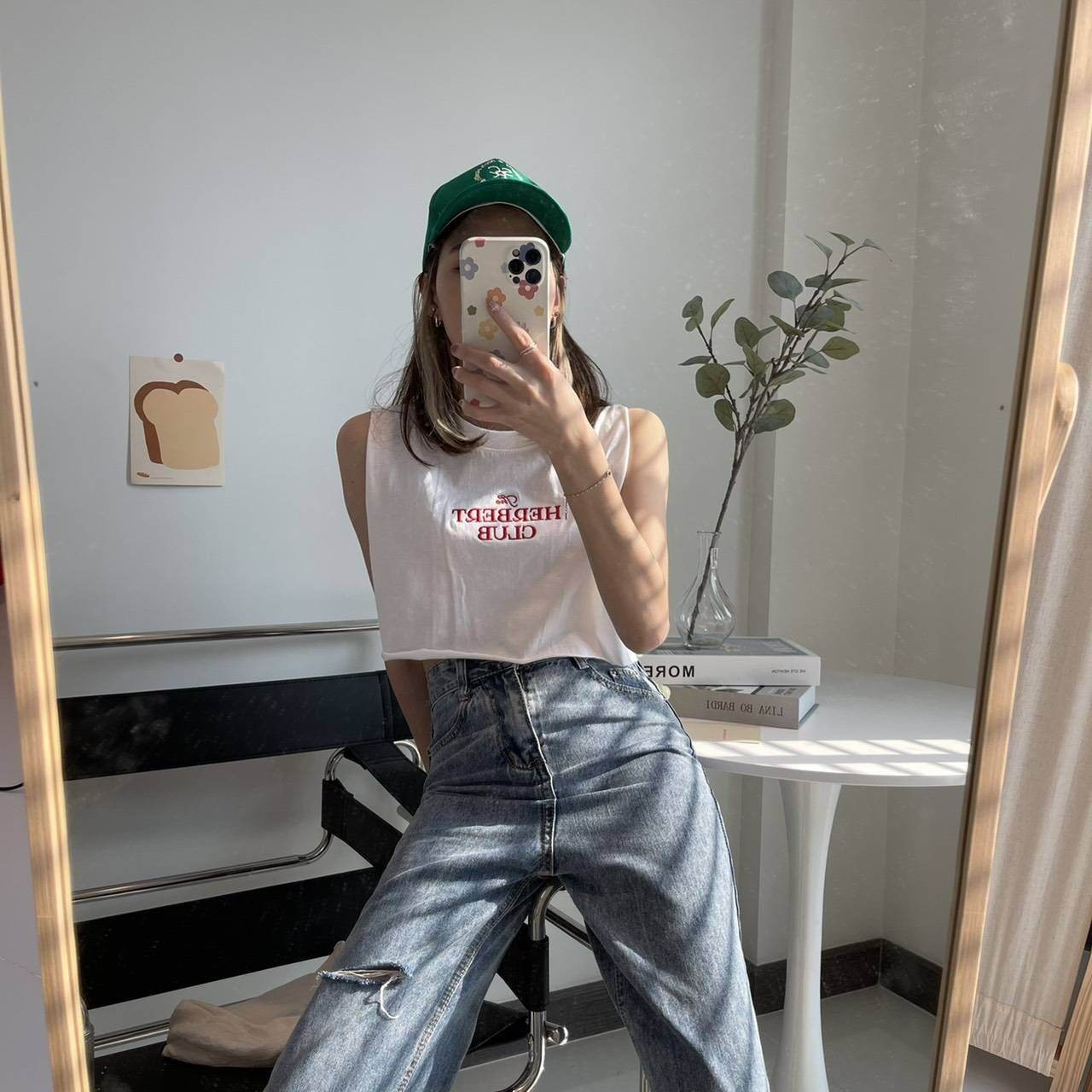 เสื้อยืดทรงครอป???? Herbert Club ???? งานป้าย feel good ..พร้อมส่ง ...