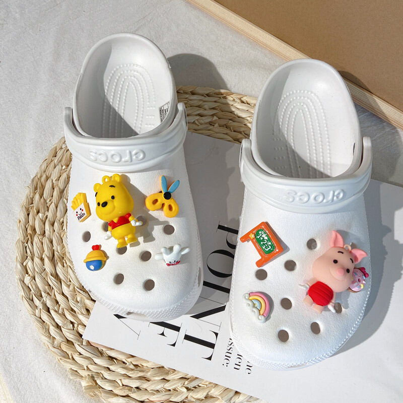 Crocs อุปกรณ์เสริมรองเท้ามีรูของตกแต่งรองเท้าลายการ์ตูนหมีพูห์น่ารักชุด ...
