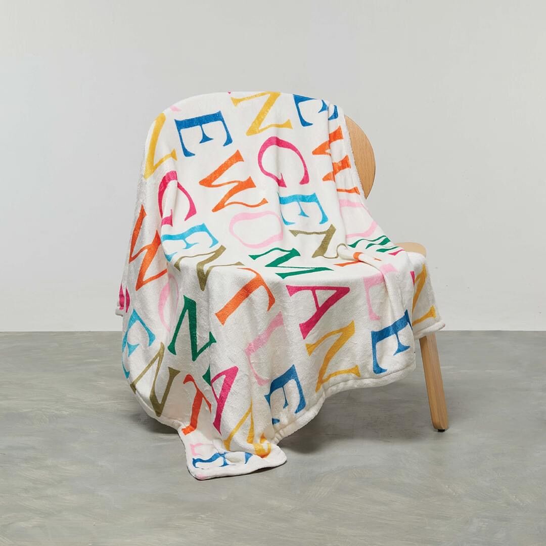 พร้อมส่ง‼️ ผ้าห่ม GENTLEWOMAN JAZZY CHARACTER BLANKET | Lazada.co.th