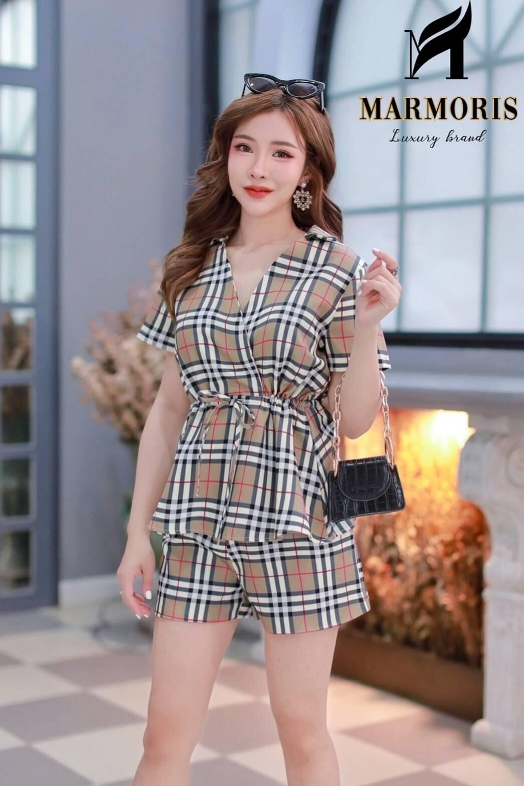 Marmoris ???? พร้อมส่ง 3XL ,4XL ???? ชุดเซท(set) ขาสั้นแขนสั้น กางเกงสีดำ เสื้อสีดำกับเหลือง ...