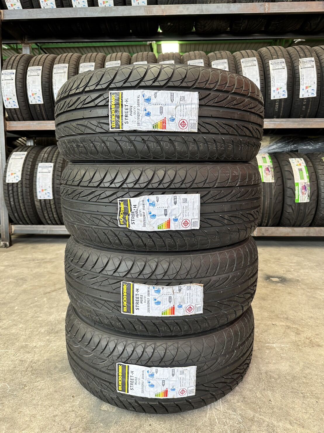 ยางใหม่ ปี 22 225/55 R17 รวม 4 เส้น 8,999 บาทBlackhawk HU01 | Lazada.co.th