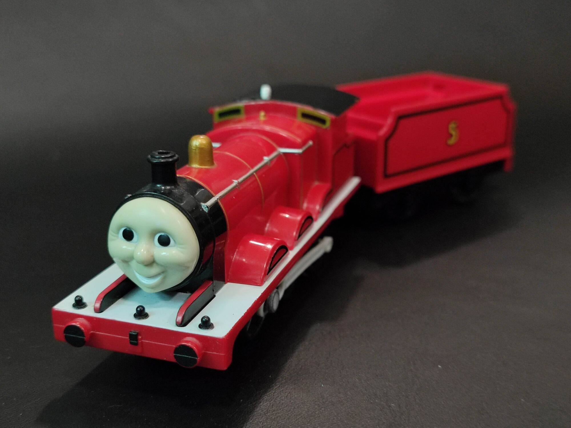 (รหัส T52) Tomy Plarail รถไฟ โทมัส Thomas James สีแดง เบอร์ 5 (มือสอง) | Lazada.co.th