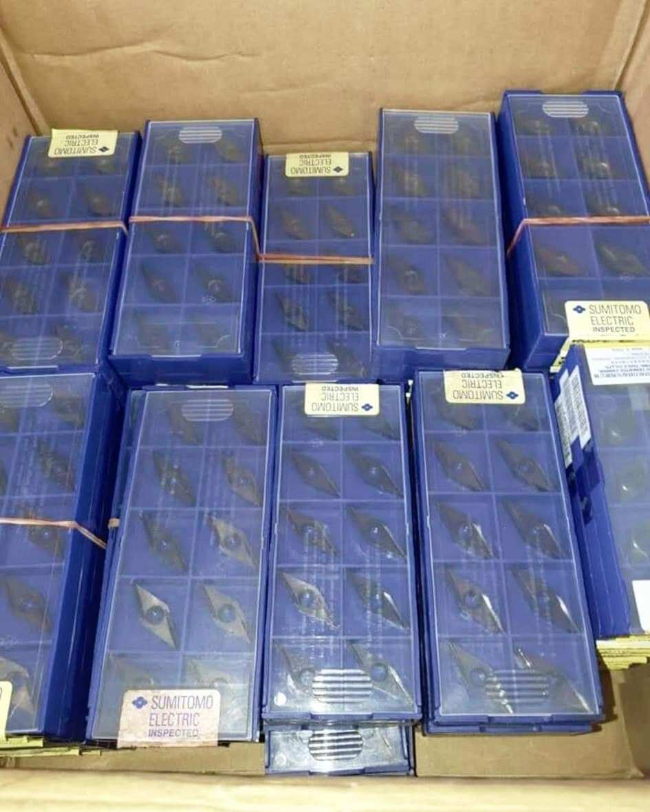 มีดกลึงสแตนเลส เหล็กเหนียว เม็ดV16. R04 เปิดร่อง - อยู่เจริญแมชชีนเนอร์รีทูลส์ - ThaiPick