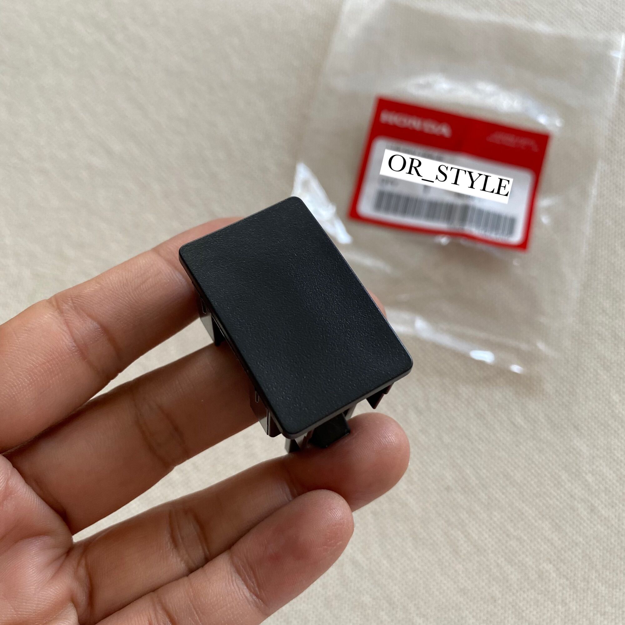 อะไหล่แท้ศูนย์ ฝาครอบสวิทซ์ คอนโซลหน้า ฝาปิดช่องสวิทซ์ HONDA CITY 2014 ...