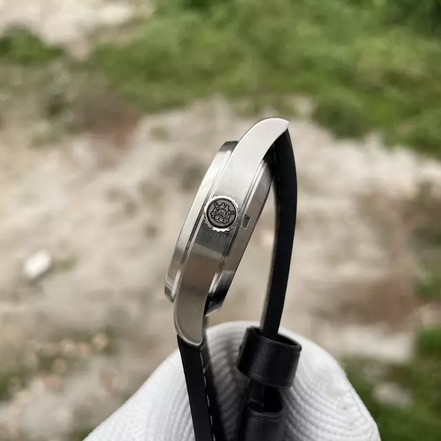 SteelDive 8107 Japan 39mm Quartz movement VX42, 200m waterproof, sapphire glass - Luxury Watches ...