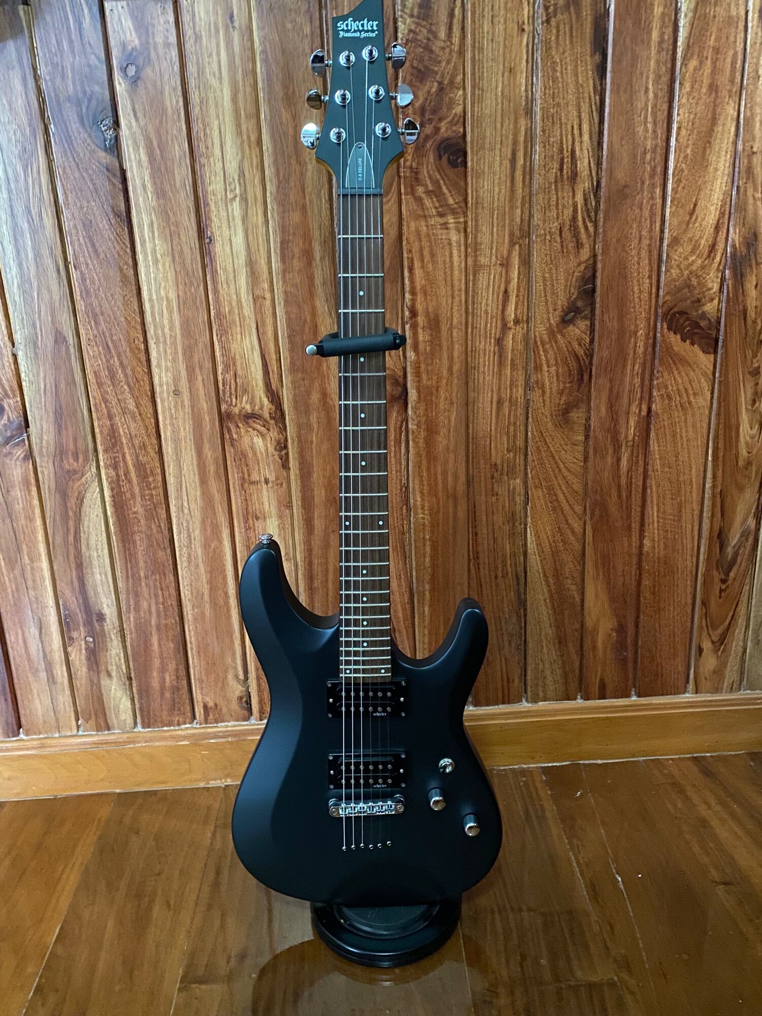 กีต้าร์ไฟฟ้า schecter diamond series 98% | Lazada.co.th