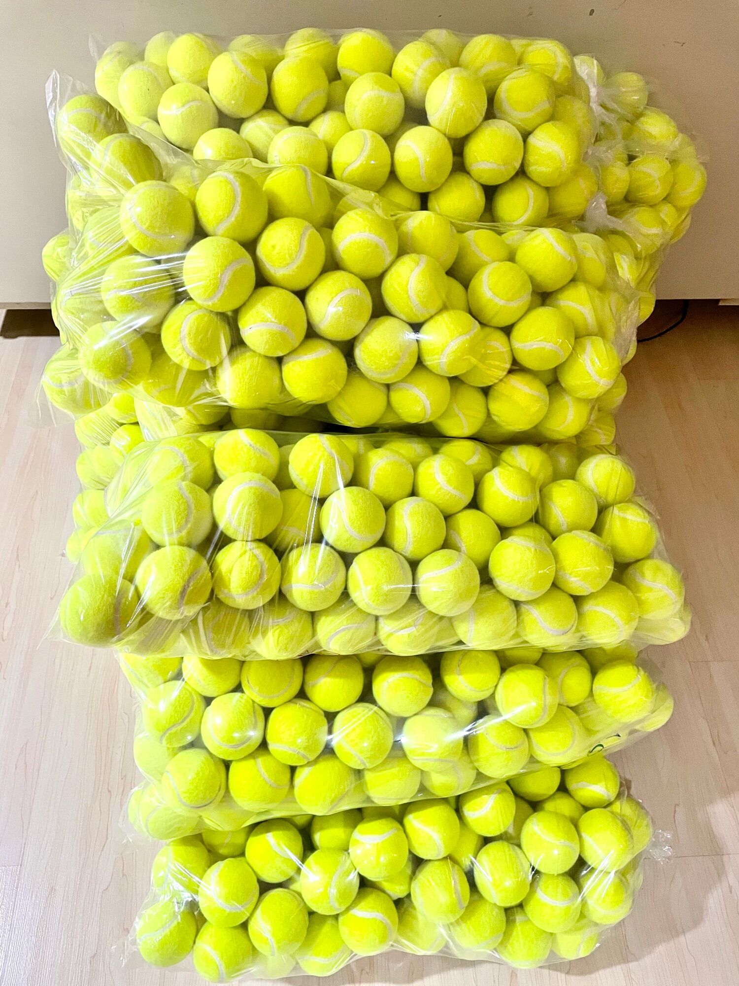 Tennis balls 1 set(100balls) ลูกเทนนิสซ้อม คุณภาพดี เหมาะสำหรับผู้ที่ ...
