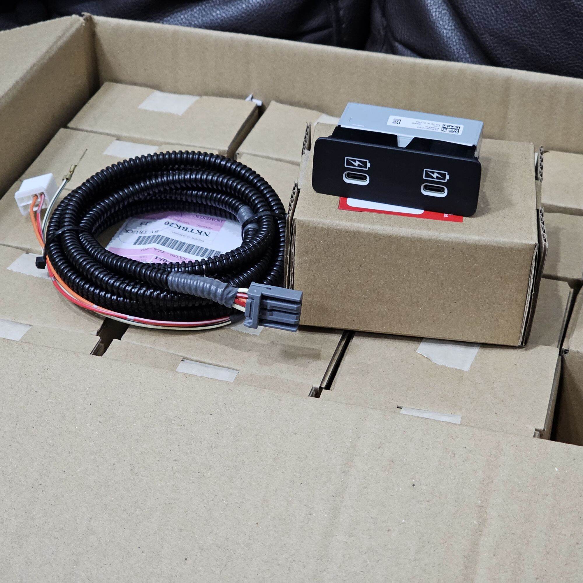 USB ชาร์จ Type C Honda HRV 2022 up แถวหลัง | Lazada.co.th