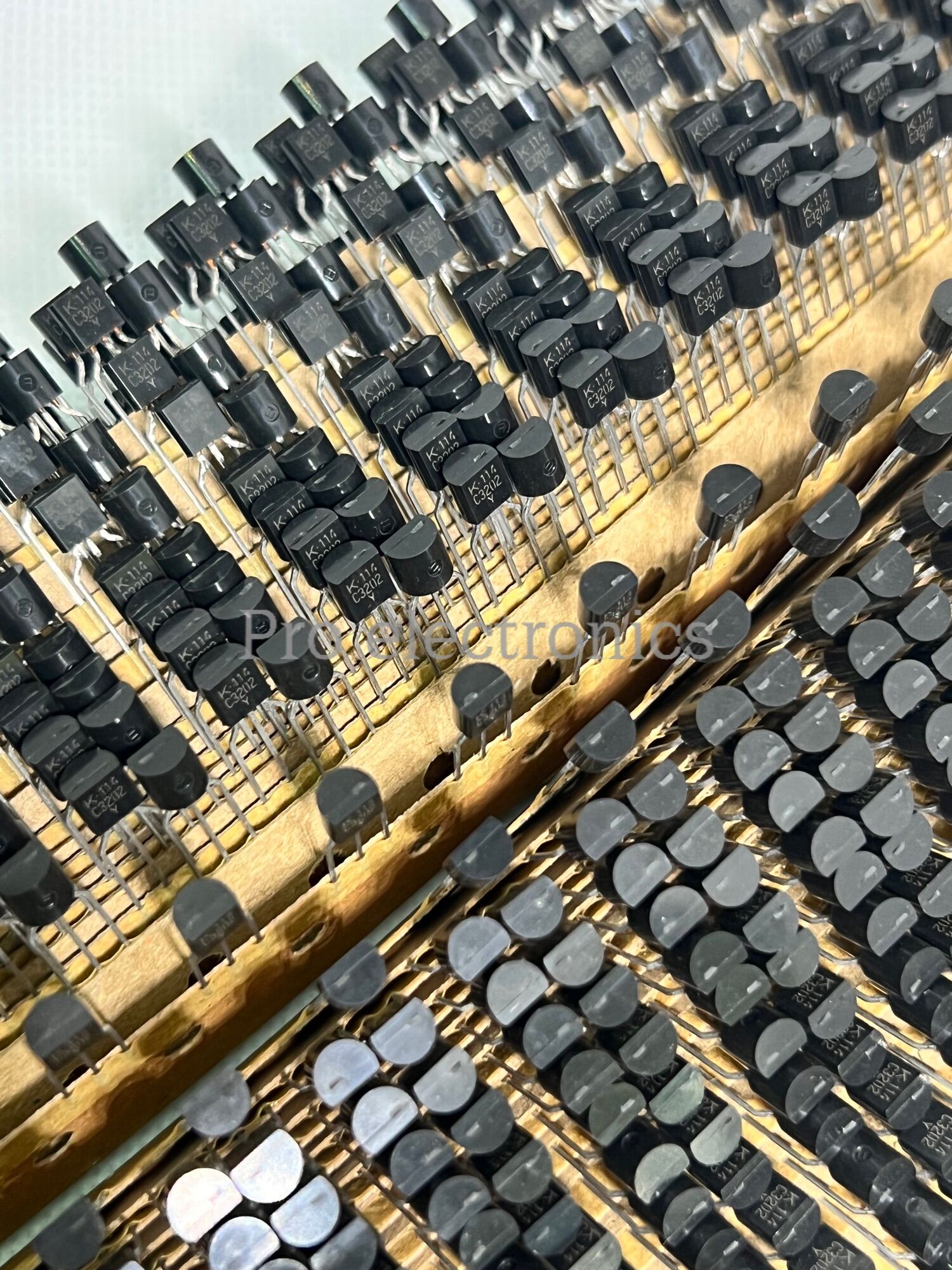 5ตัว c3202 2sc3202 KTC3202-Y 2SC3202-Y 3202 TO-92 C3202 SILICON NPN ...