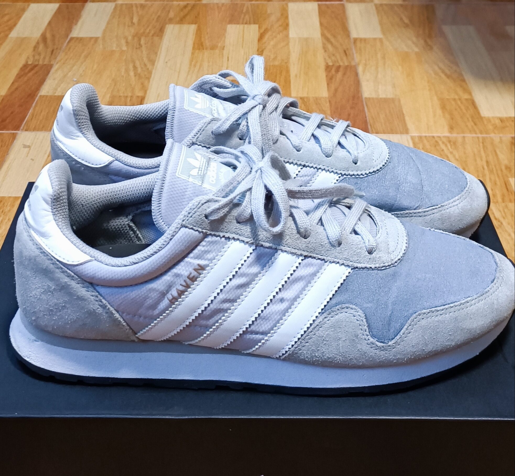 adidaรองเท้าลำลองรองเท้ากีฬา ขนาด EU 45 CM29. (เบอร์ 45ยาว 29.5 ...