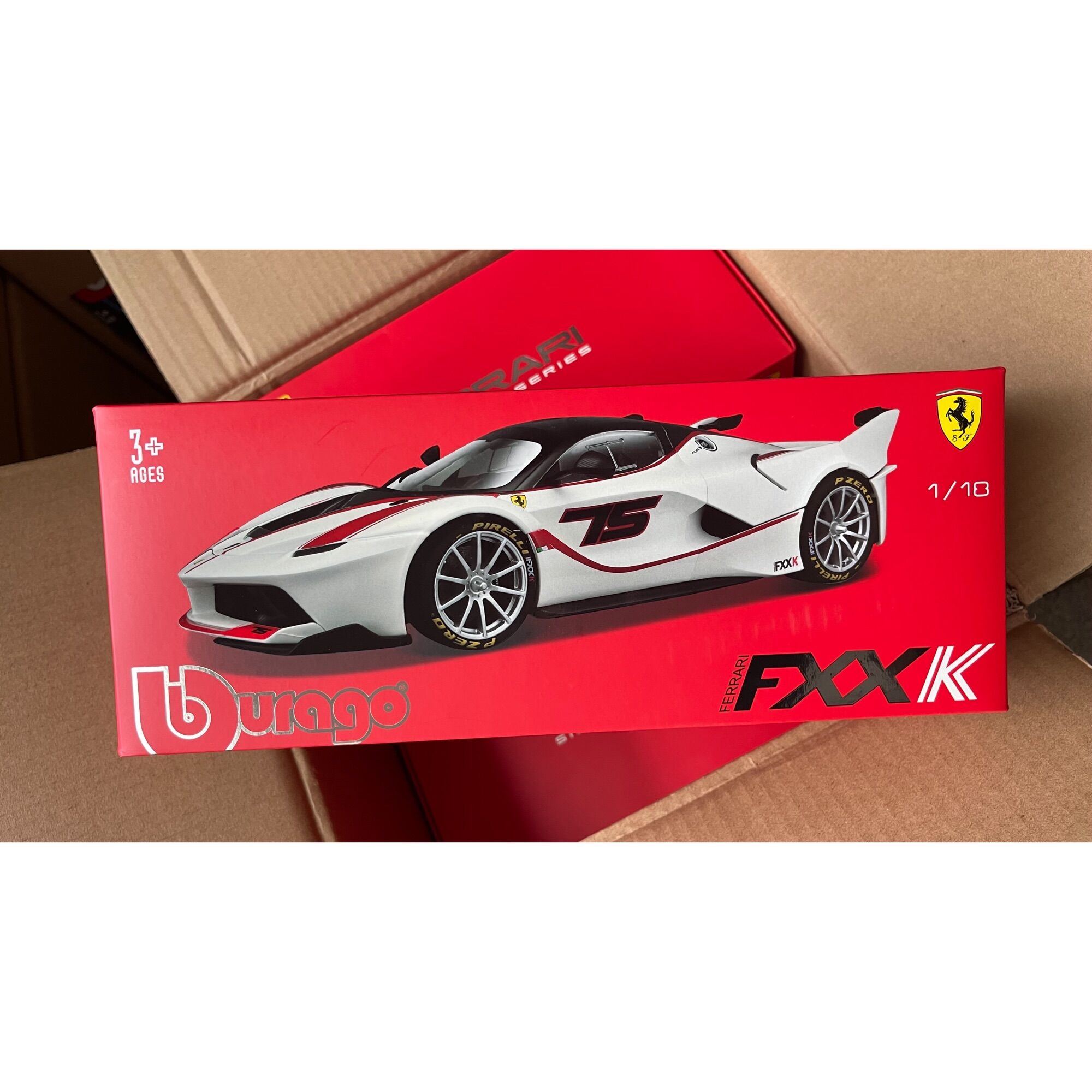 รถ 1:18 Ferrari Signature Series รุ่น FXX K [Bburago] - PKTOY - ThaiPick