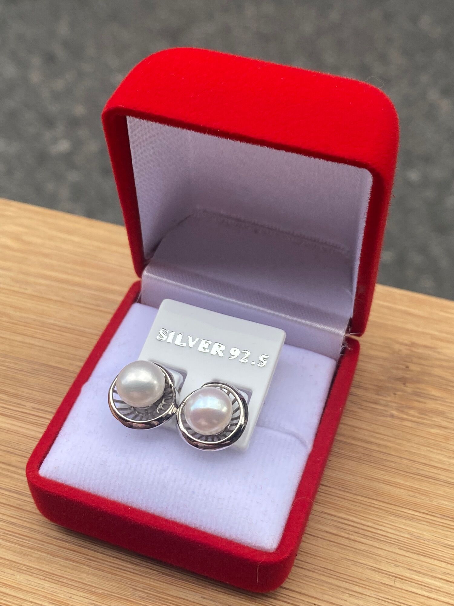 ต่างหูไข่มุกแท้ ตัวเรือนเงินแท้ Silver92.5 ขนาดสุภาพ มีใบรับประกันมุกแท้ มุกภูเก็ต - chompearl ...