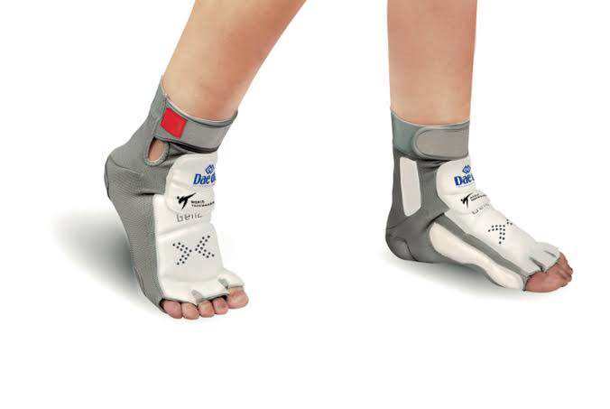 Daedo ถุงเท้าไฟฟ้า เทควันโด e-foot protector - SOHO SPORTS - ThaiPick