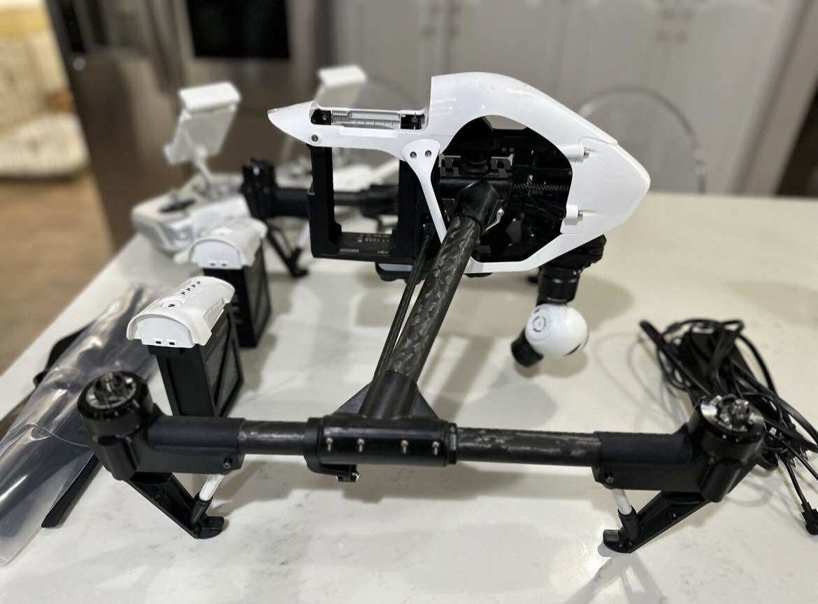DJI Inspire 1 (T600) Drone w4K Camera 3-Axis Gimbal 2 Controllers 2 ...