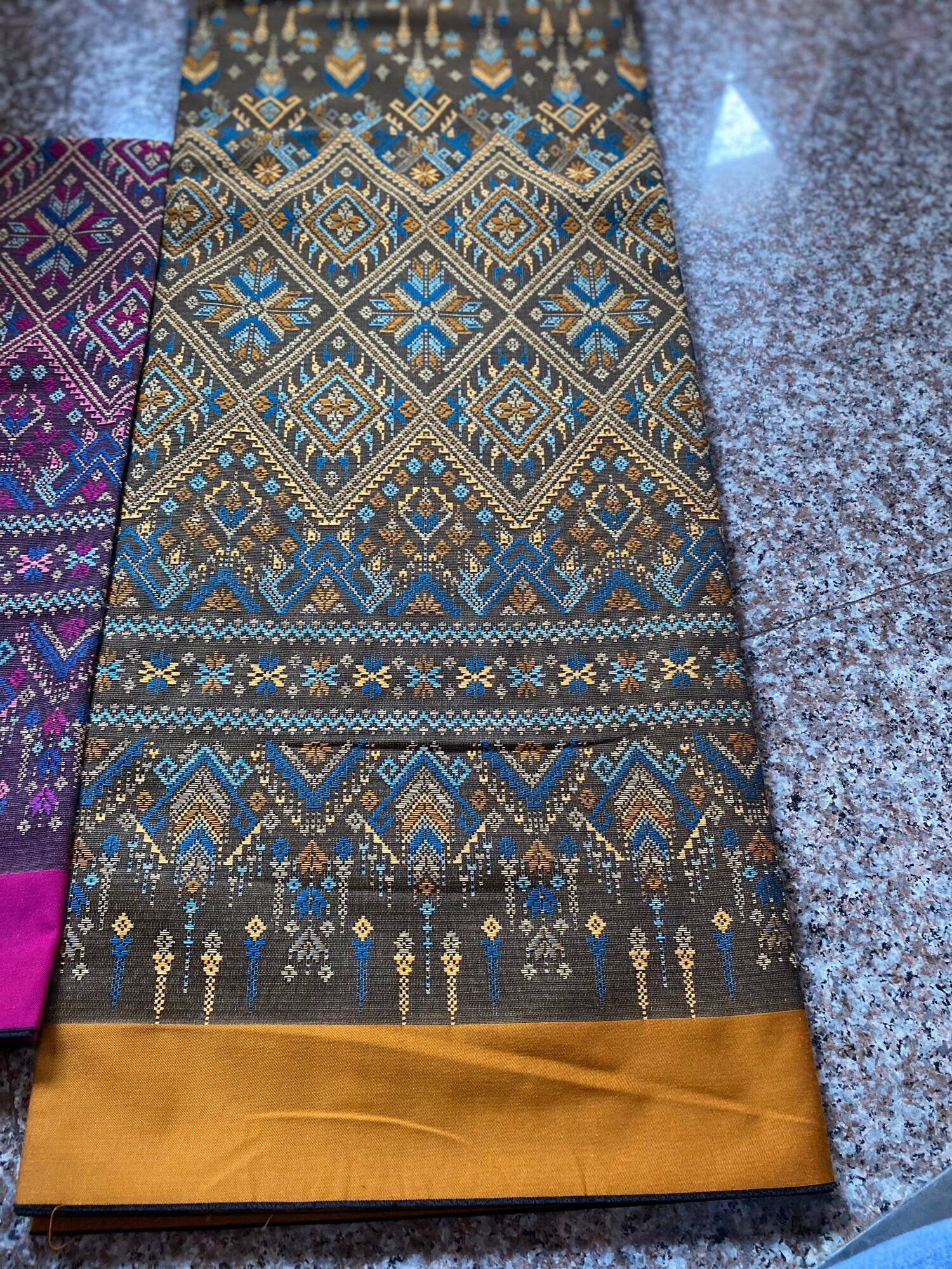 ผ้าไหมแพรวากาฬสินธุ์ Silk Prae Wa Kalasin - Poomjang shop - ThaiPick