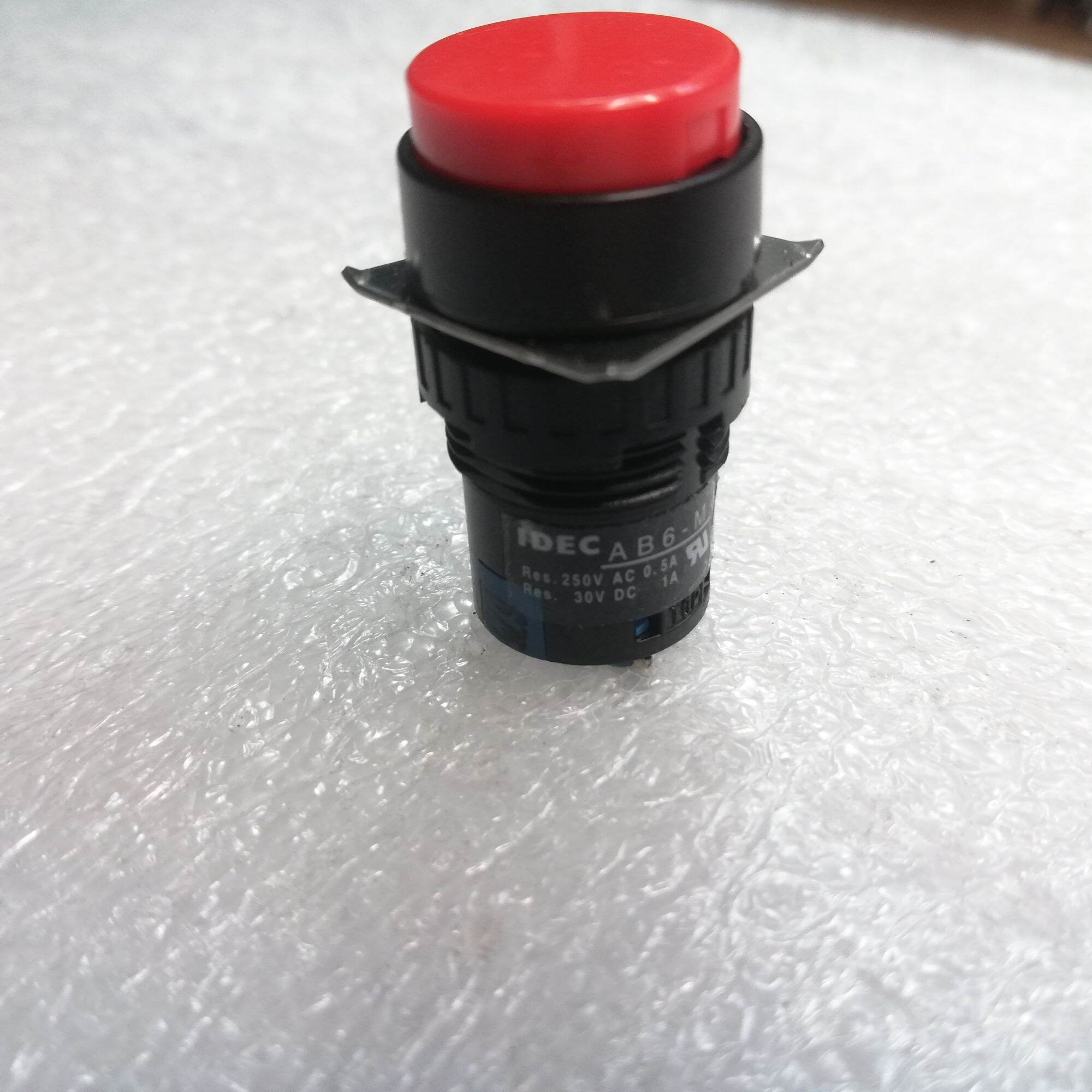 Push Button Switch ปุ่มกดสวิตช์ ยี่ห้อ Idec - Rojhanin Usedmachine shop ...