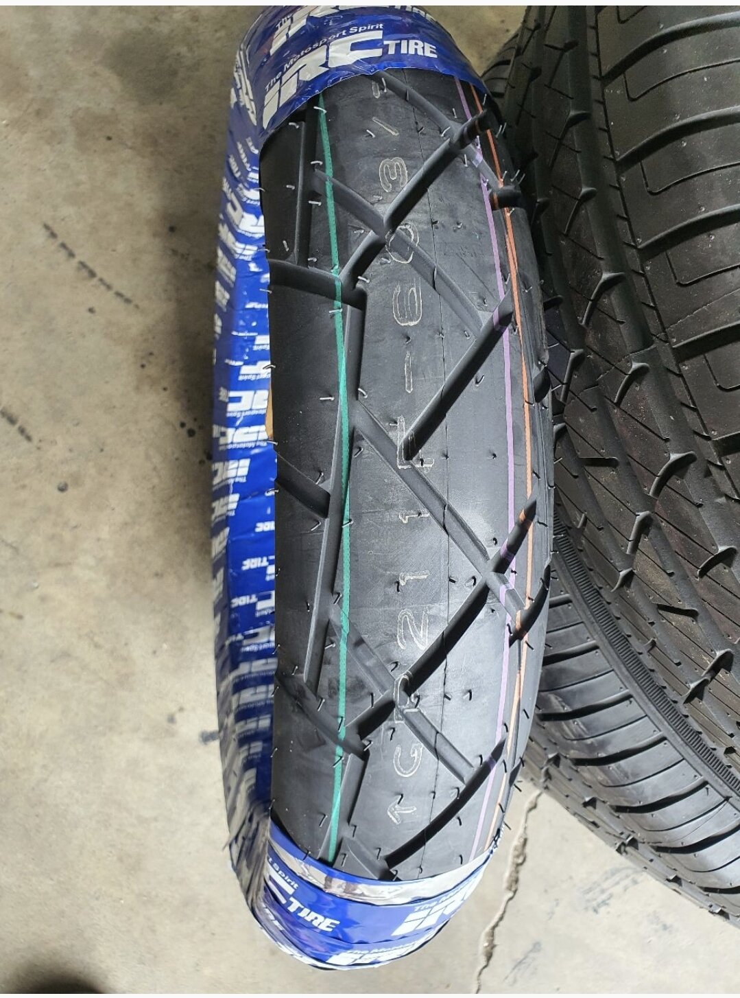 110/70-17+140/70-17 รุ่นGP211 ยี่ห้อIRC - Chang Power Tire - ThaiPick