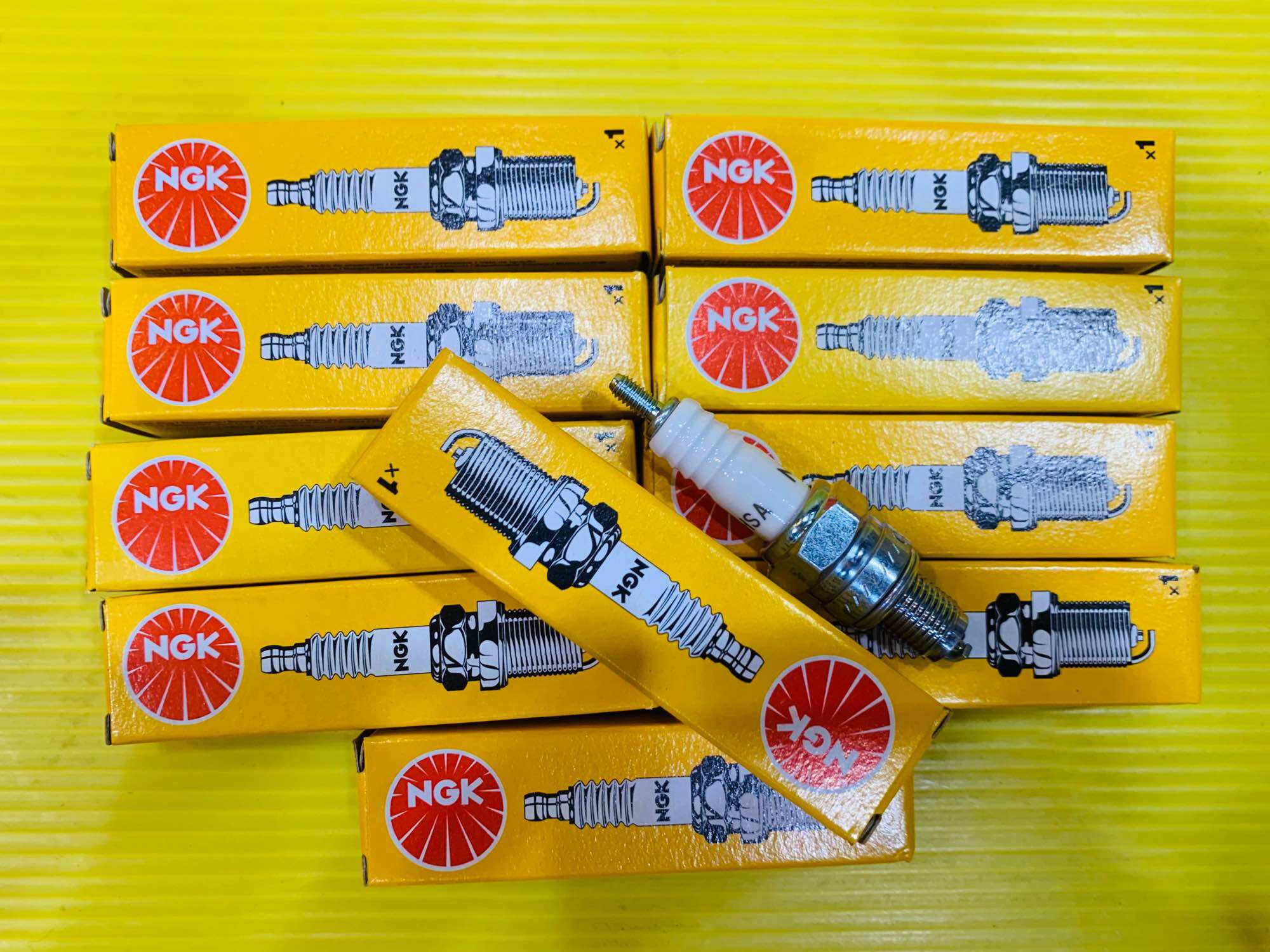 หัวเทียน มอเตอร์ไซค์ NGK C6HSA (10หัว1กล่อง) WAVE-Z100SPARKSMASH ของแท้ ...