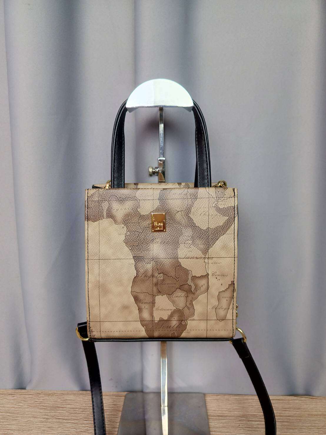กระเป๋า PRIMA CLASSE ลายแผนที่ ทรงกล่องใบเล็ก | Lazada.co.th