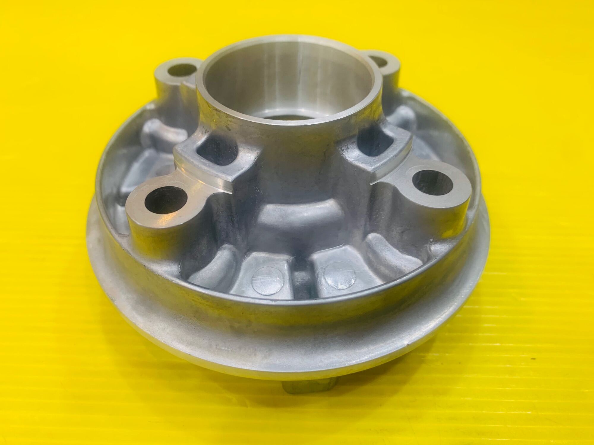 ดุมสเตอร์หลัง Spark-115i แท้ YAMAHA 16S-F5366-00 - FF motor 2022 - ThaiPick