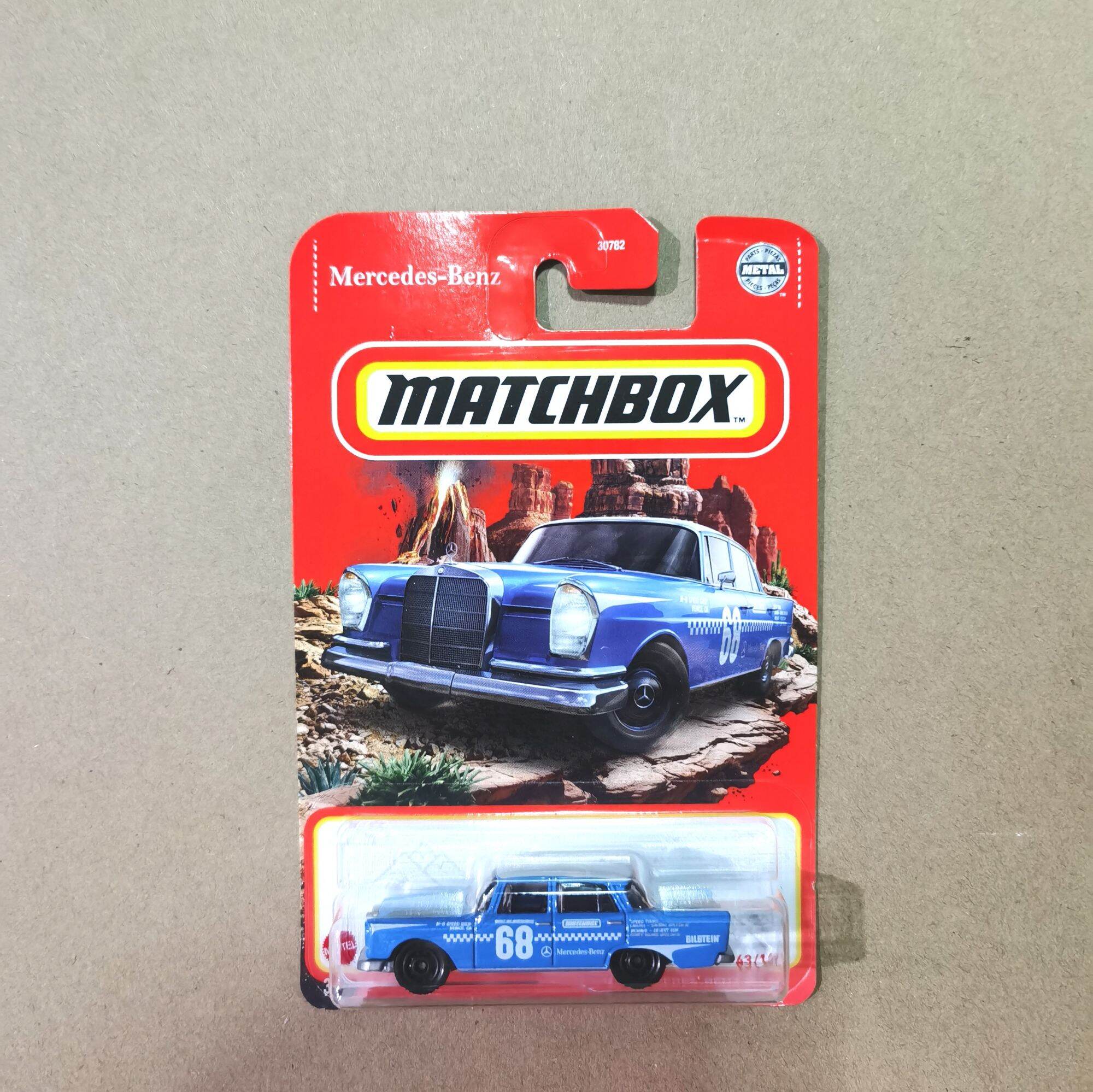 Matchbox รุ่น Mercedes Benz 220 SE - Toys And Car Model - ThaiPick