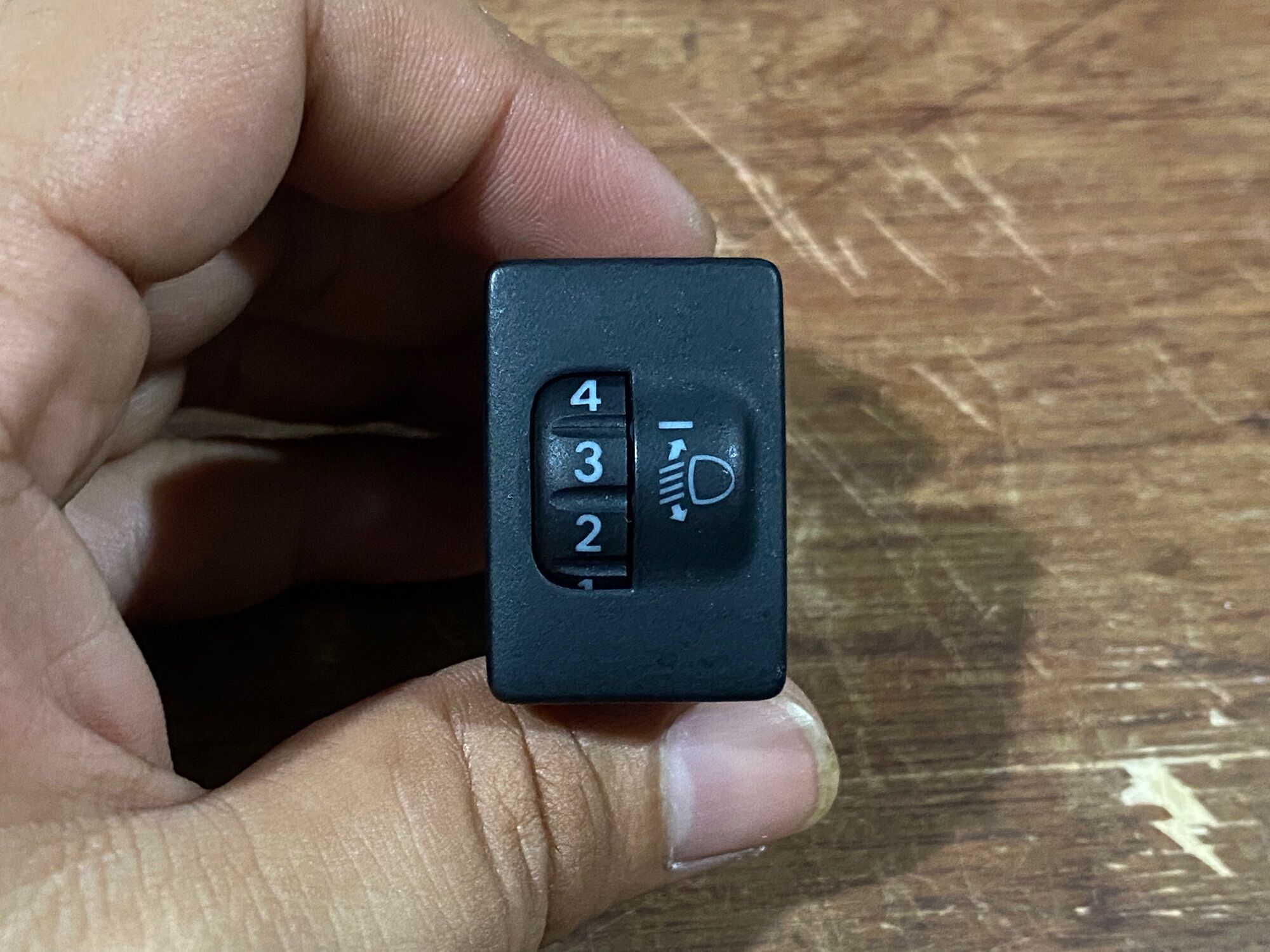 สวิตซ์ปรับระดับไฟหน้าแบบ 4 พิน | Lazada.co.th