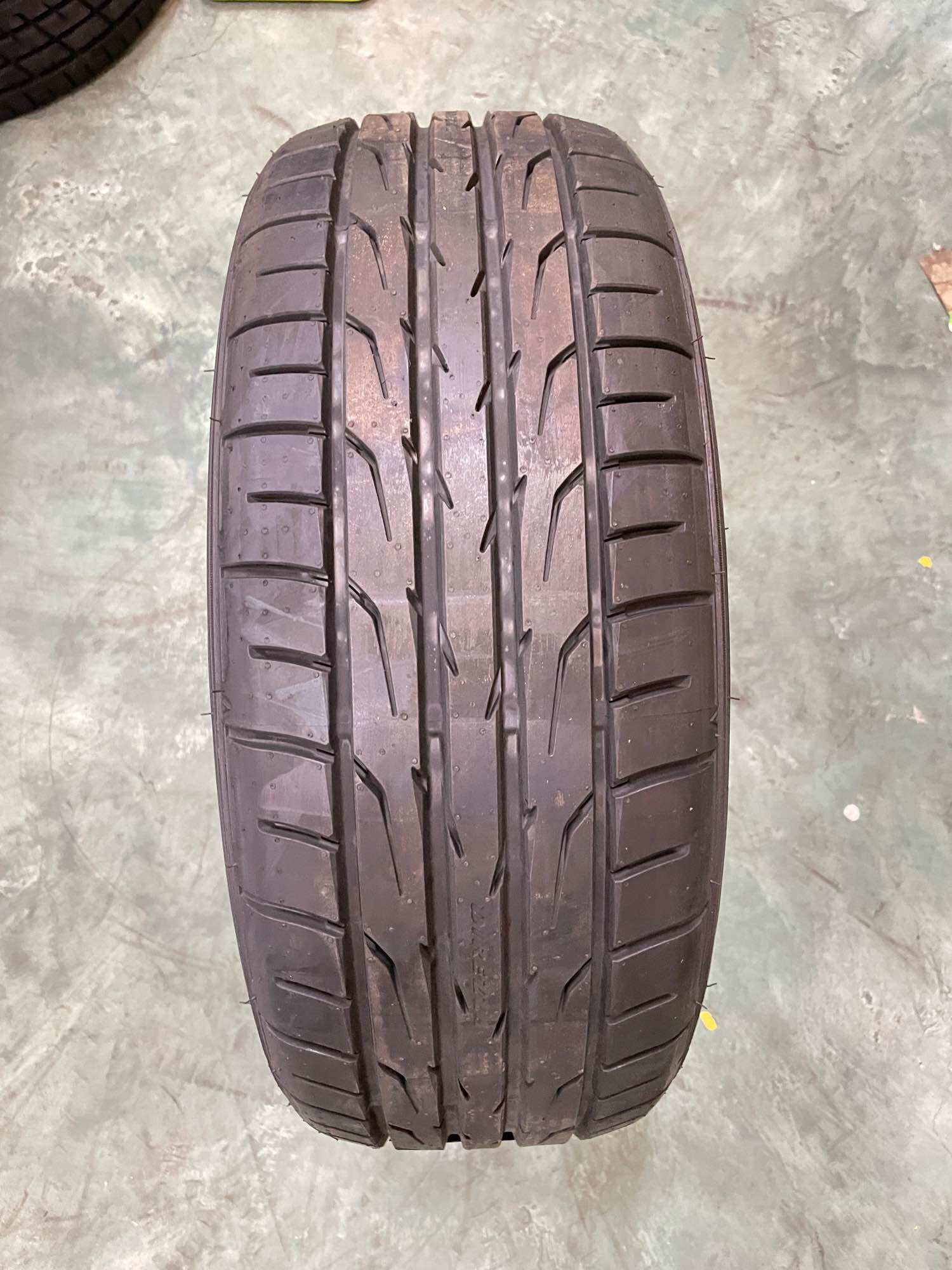 19550r16 Dunlop ปี21 - พีพีร์ ยางราคาถูก - ThaiPick