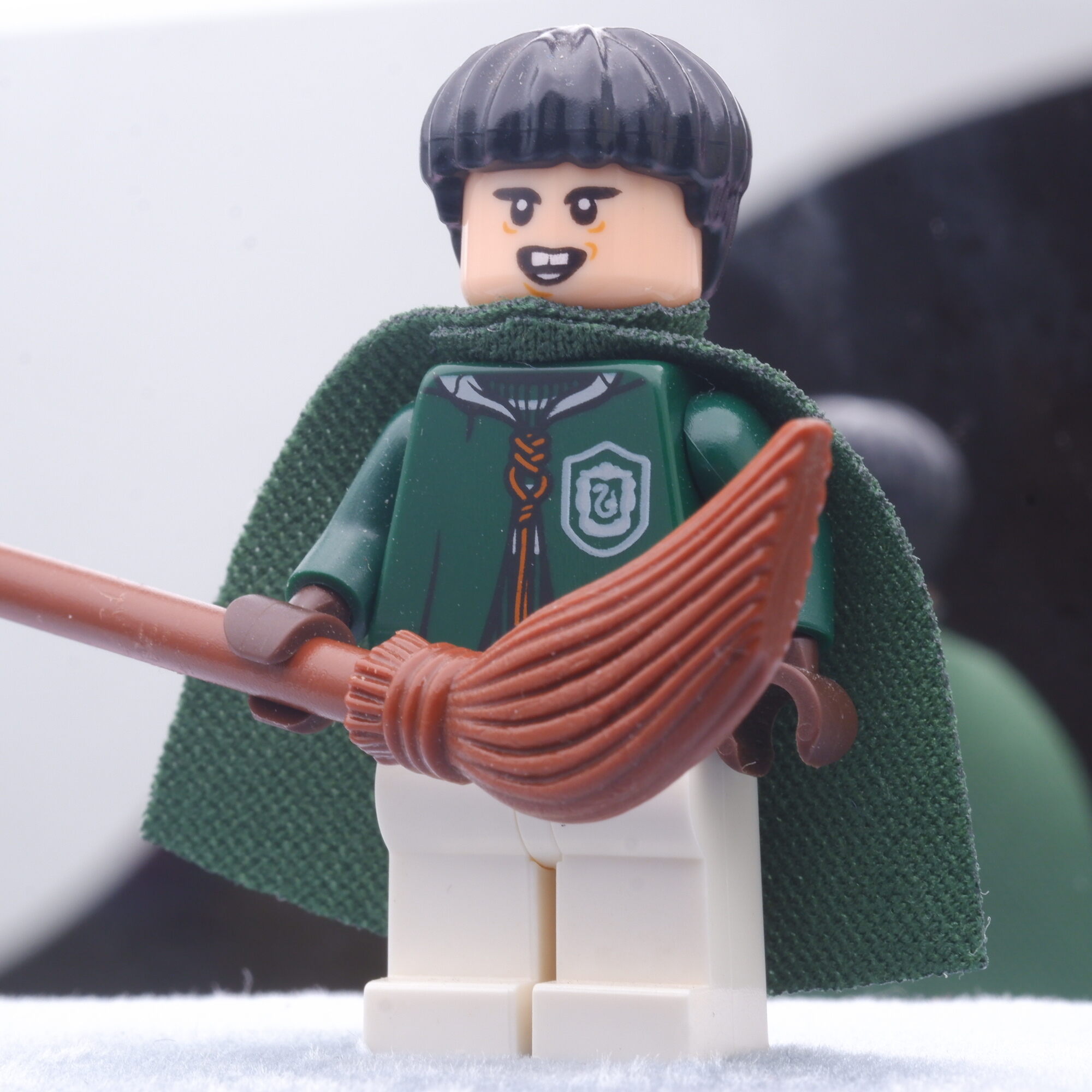 LEGO Marcus Flint Quidditch Uniform Harry Potter - PloyBrick - ThaiPick