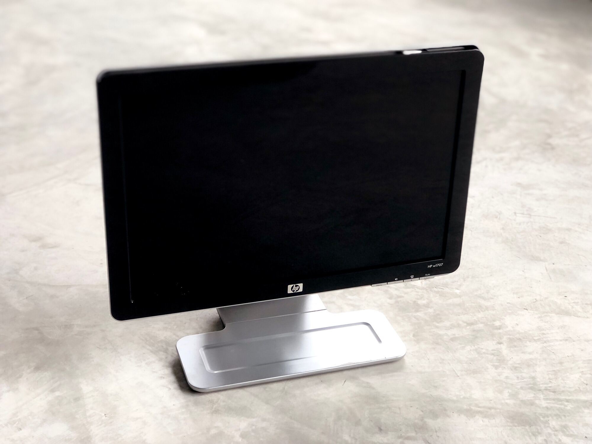 จอคอมพิวเตอร์ 17 นิ้ว HP จอกระจก มือสอง สวยมาก | Lazada.co.th