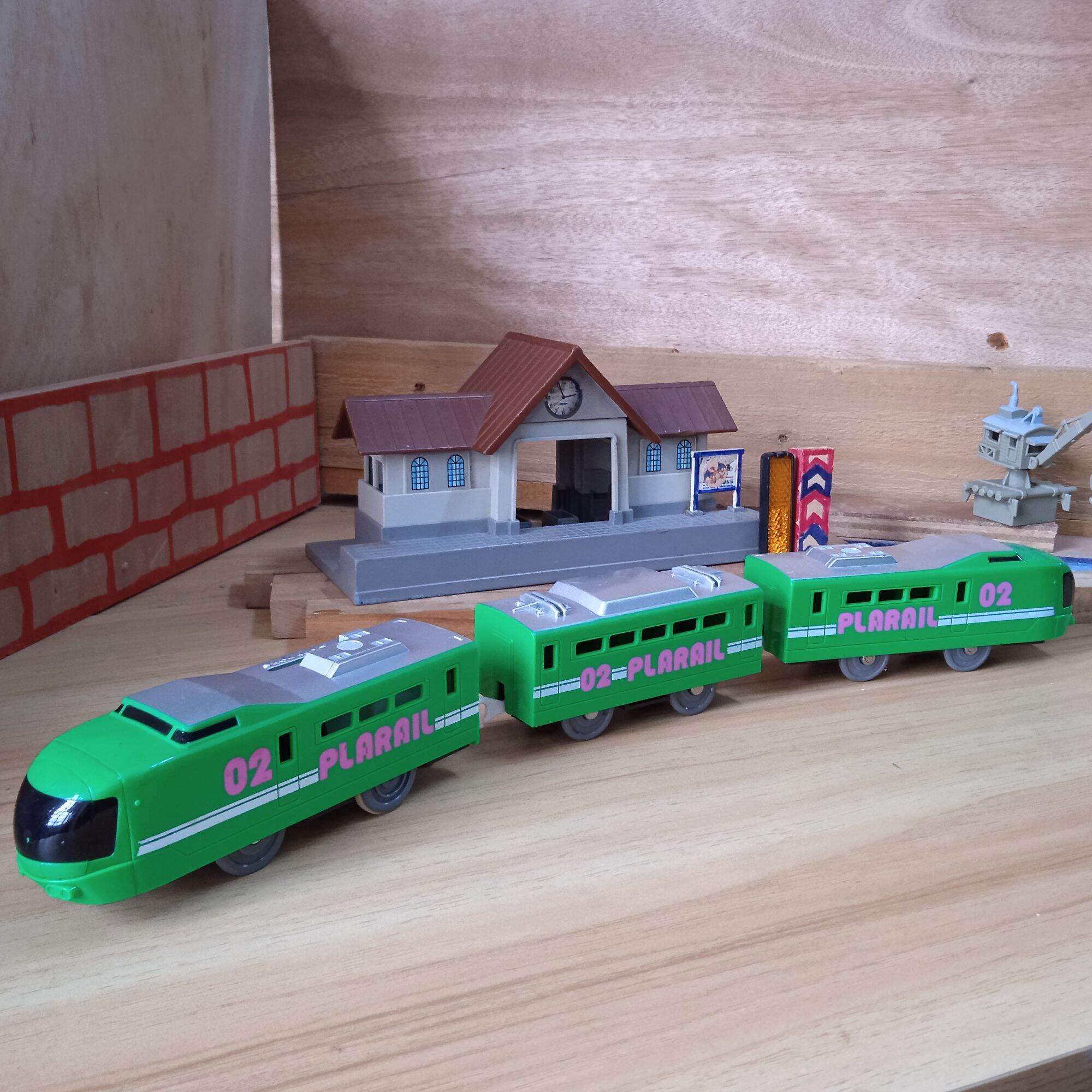 รถไฟ Tomy plarail DE 10 รถสภาพเกรด A - เบนนี่ ลุงรถไฟ - ThaiPick