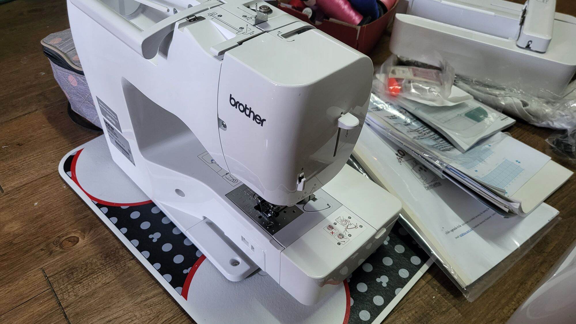 Brother NV180D มิกกี้ จักรเย็บและปักผ้า มือสองใหม่มาก ใช้งานน้อย ...