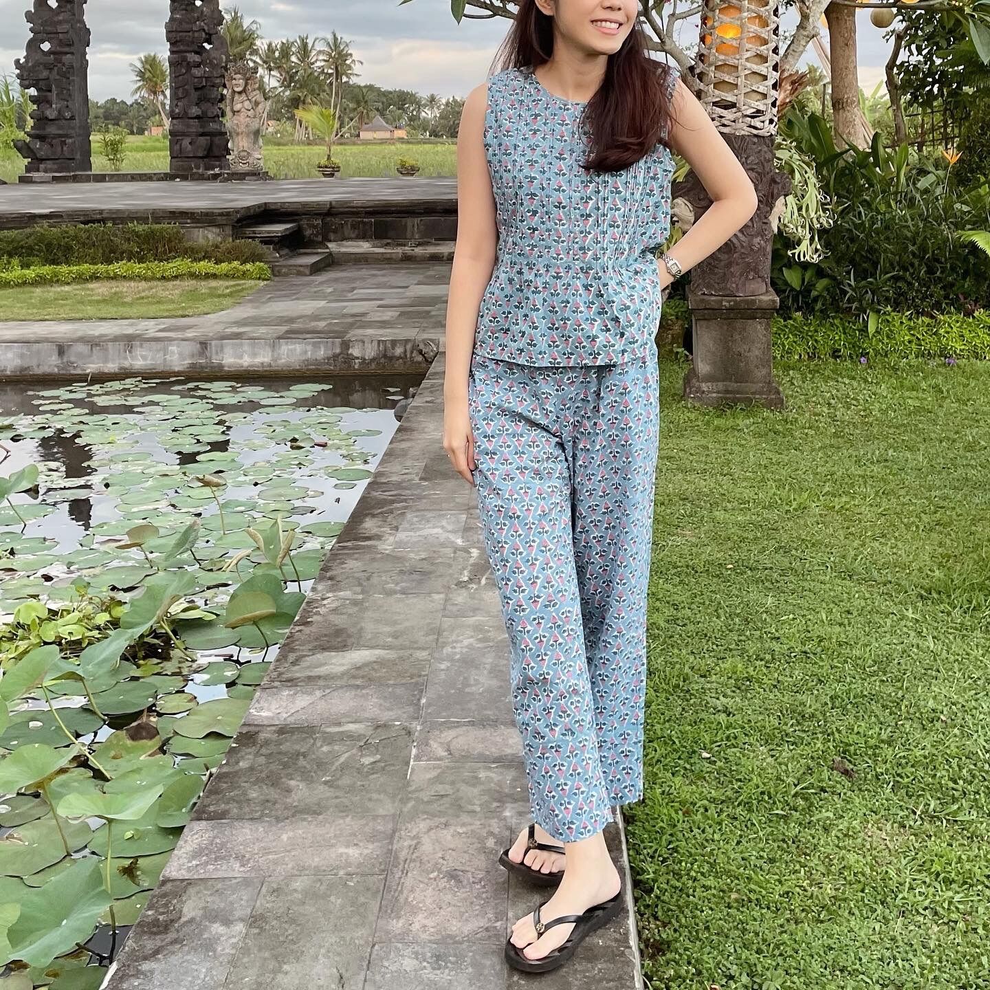 TRAVEL RECIPE Navy Floral Pants - TravelRecipe - ThaiPick