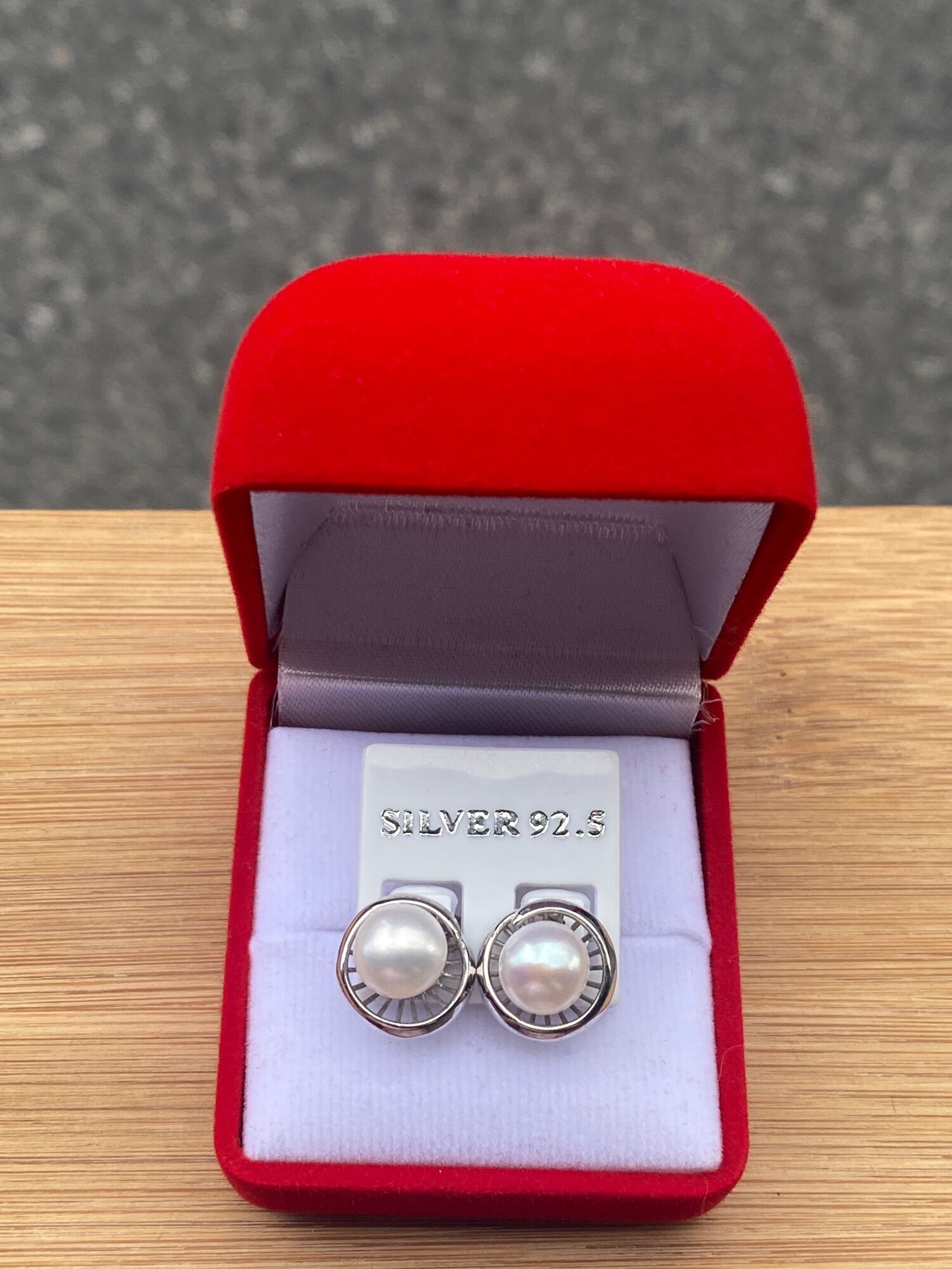 ต่างหูไข่มุกแท้ ตัวเรือนเงินแท้ Silver92.5 ขนาดสุภาพ มีใบรับประกันมุกแท้ มุกภูเก็ต - chompearl ...