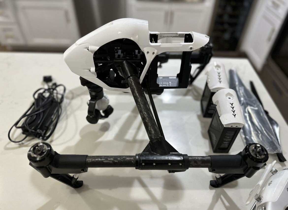 DJI Inspire 1 (T600) Drone w4K Camera 3-Axis Gimbal 2 Controllers 2 ...