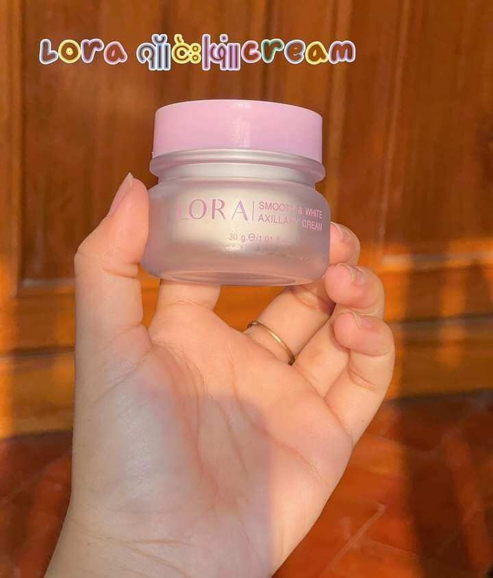 Texture ကို က ေစးကပ္တာမ်ိဴး မရွိဘူး 💕 လိမ္းရလြယ္တယ္ ...