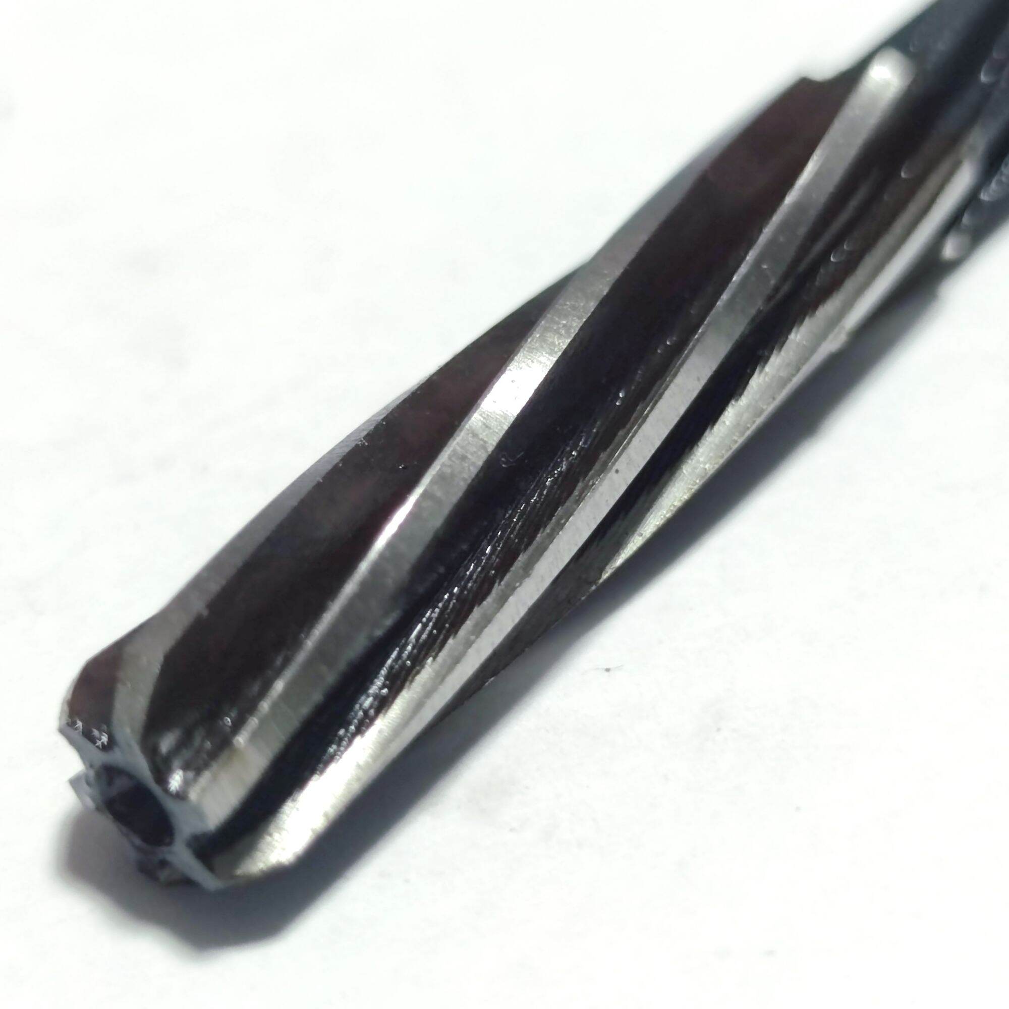 รีมเมอร์ฟันเลื้อยไฮสปีดอี Chucking Reamer HSS-E ขนาด9.0 /9.5mm. เคลือบดำช่วยให้รีมเมอร์คงทนมาก ...