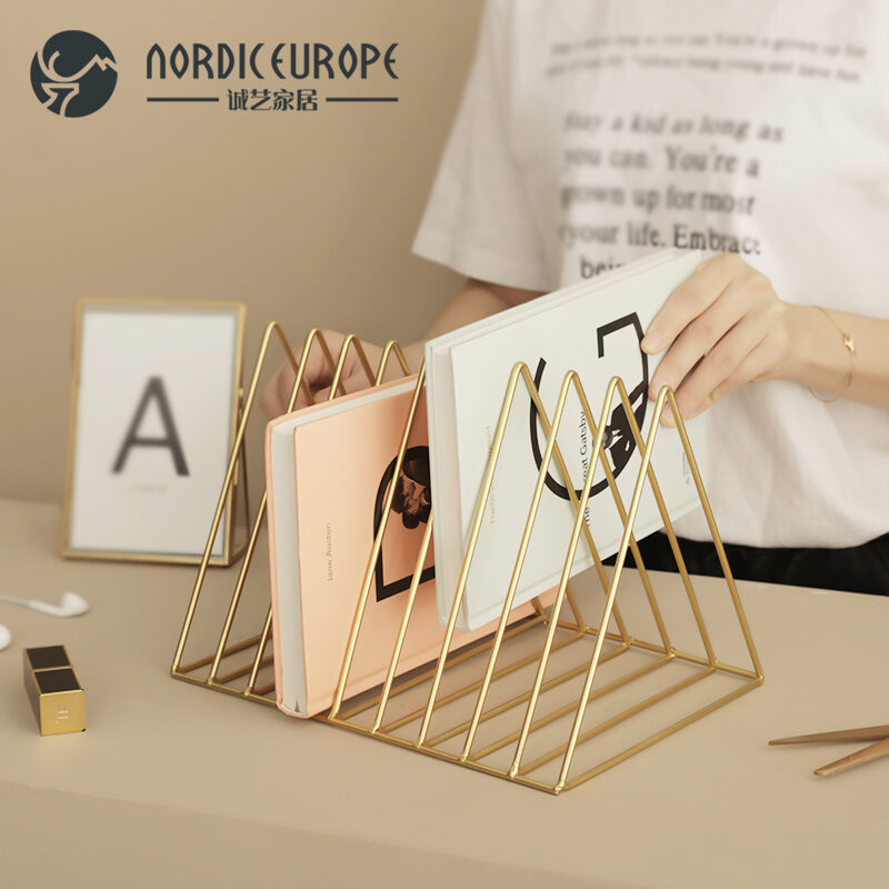 Cheng Yi Modern Northern European-Style Triangular Iron Art Magazine ...