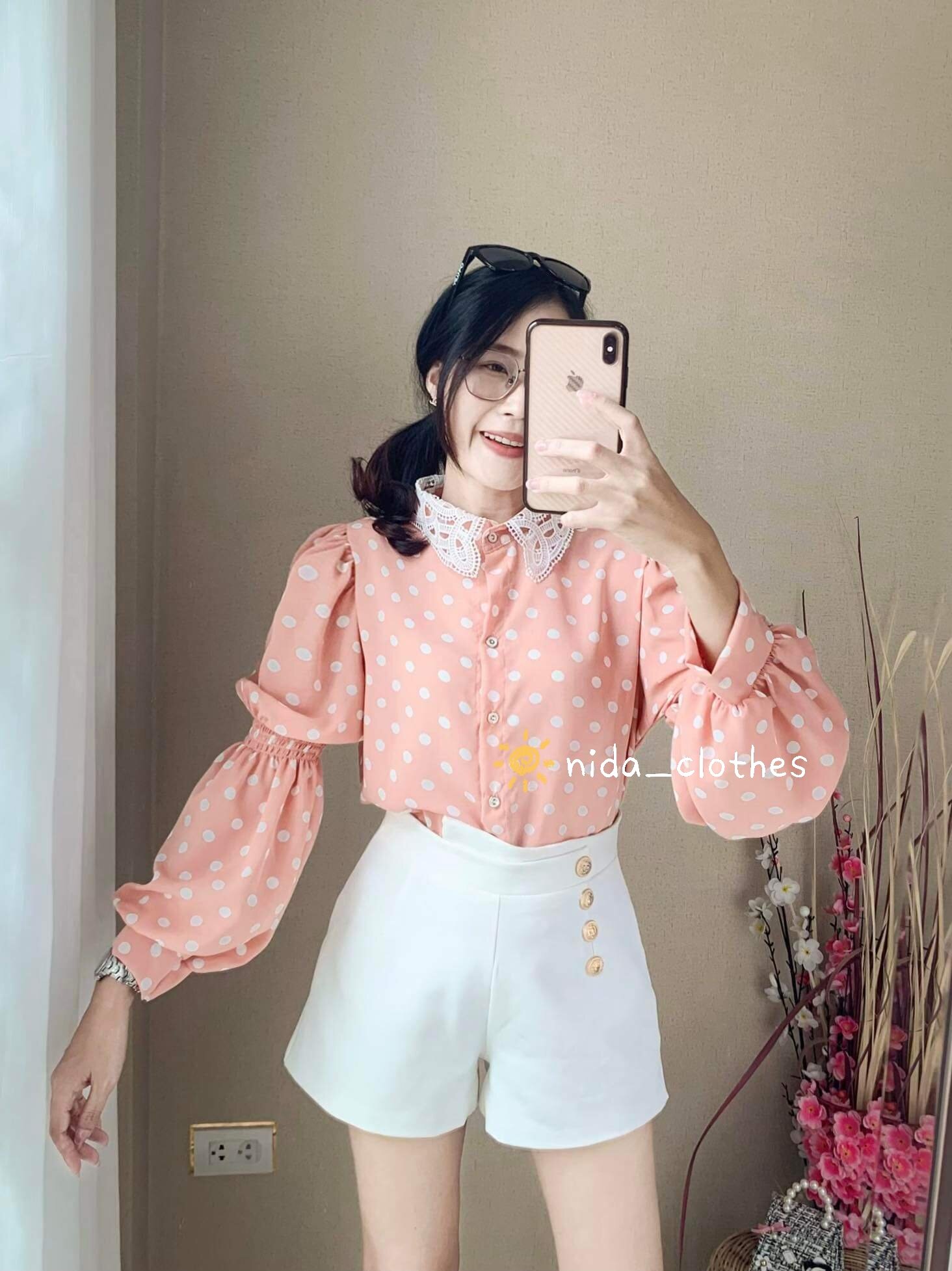 เสื้อเชิ้ตแขนยาวลายจุดปกลูกไม้ ดีเทลจั้มช่วงแขน - Nida_Clothes - ThaiPick