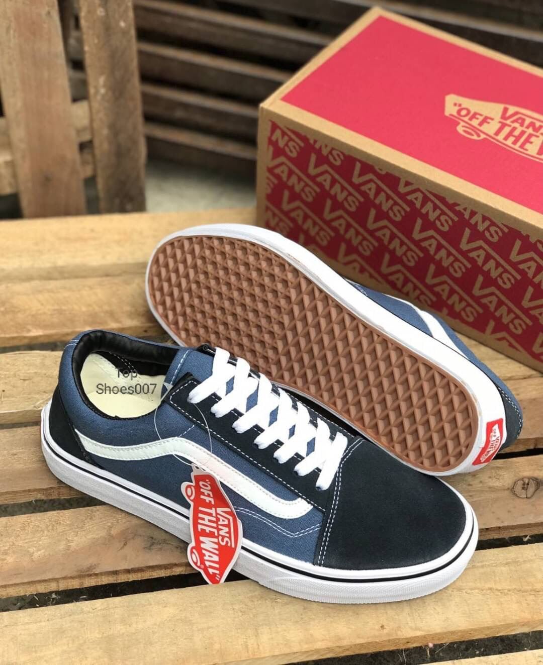 รองเท้าผ้าใบใส่สบายจ้าลูกค้าvans มีsize 36 45ภาพนี้ถ่ายจากสินค้าจริง