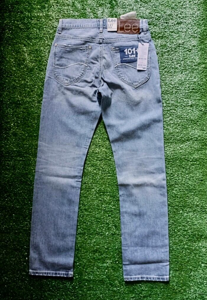 Lee 101+ 747 Zed ยีนส์ ทรงกระบอก แบรนด์แท้ ราคาป้าย 2,190฿ - AranJeans ...