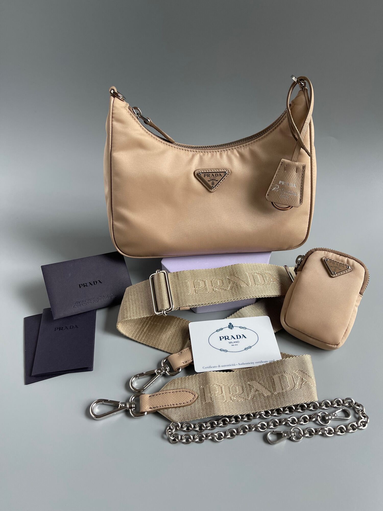 Prada - brandnamesika - ThaiPick