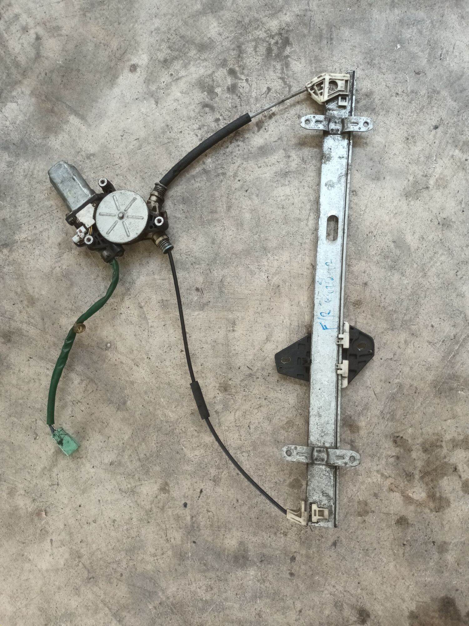 รางยกกระจกไฟฟ้า หน้าขวา ชีอาร์วี เจน2 FR CRV. G2 | Lazada.co.th