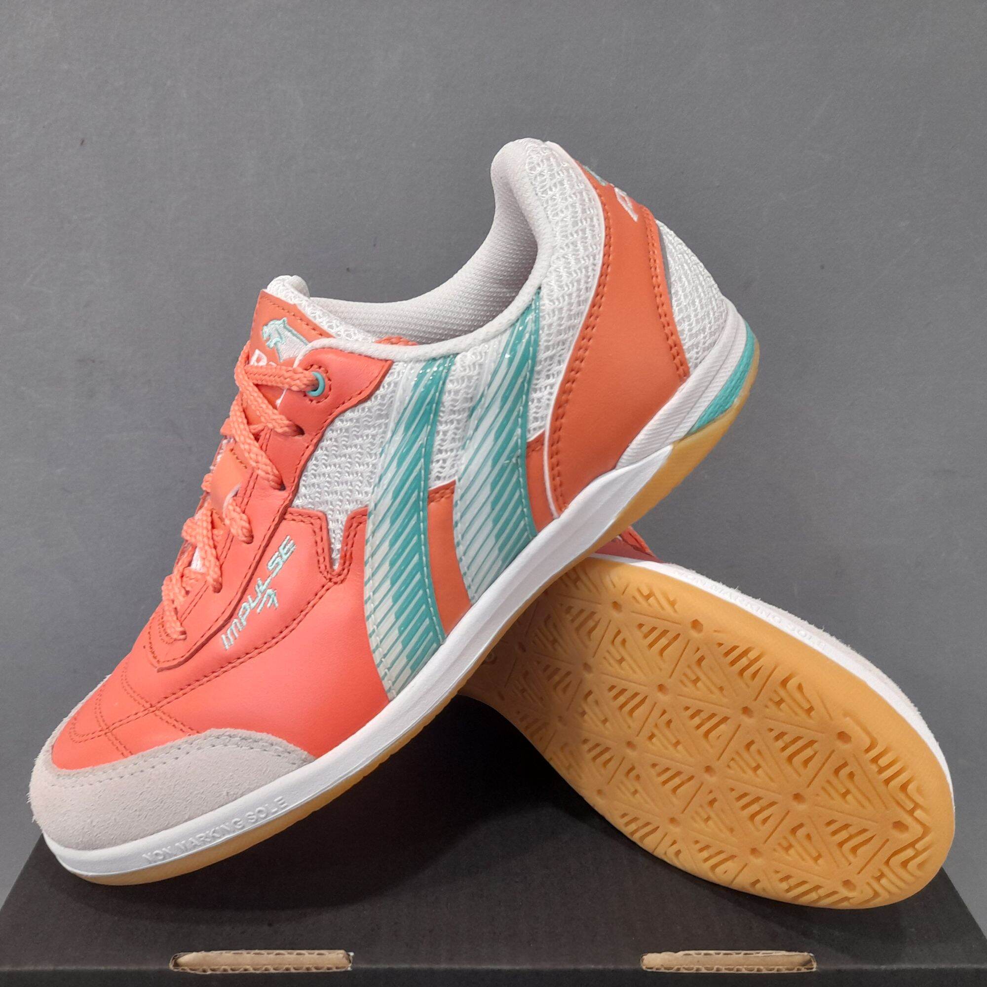 Pan รองเท้าฟุตซอล Pan IMPULSE 6 รองท็อป PF14R3 หนังวัวแท้ ราคา 1990 บาท ...