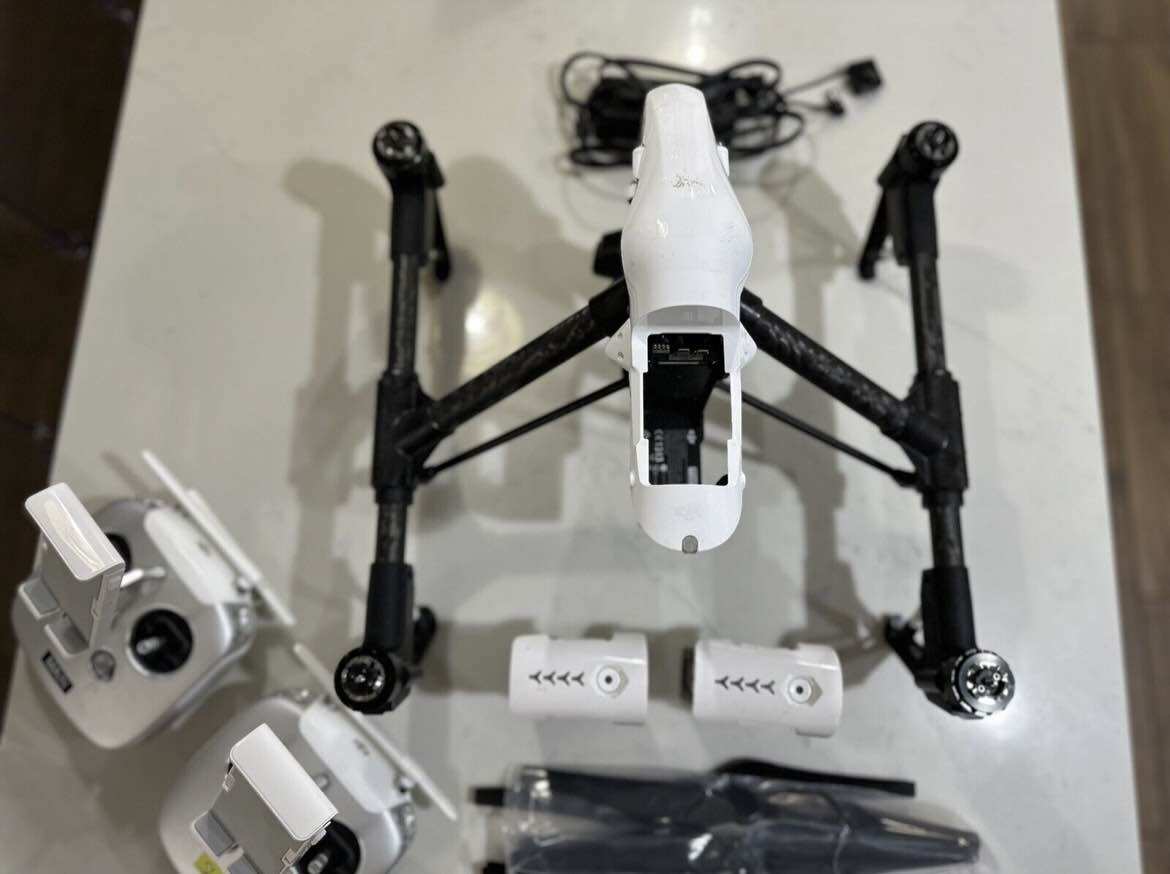 DJI Inspire 1 (T600) Drone w4K Camera 3-Axis Gimbal 2 Controllers 2 ...