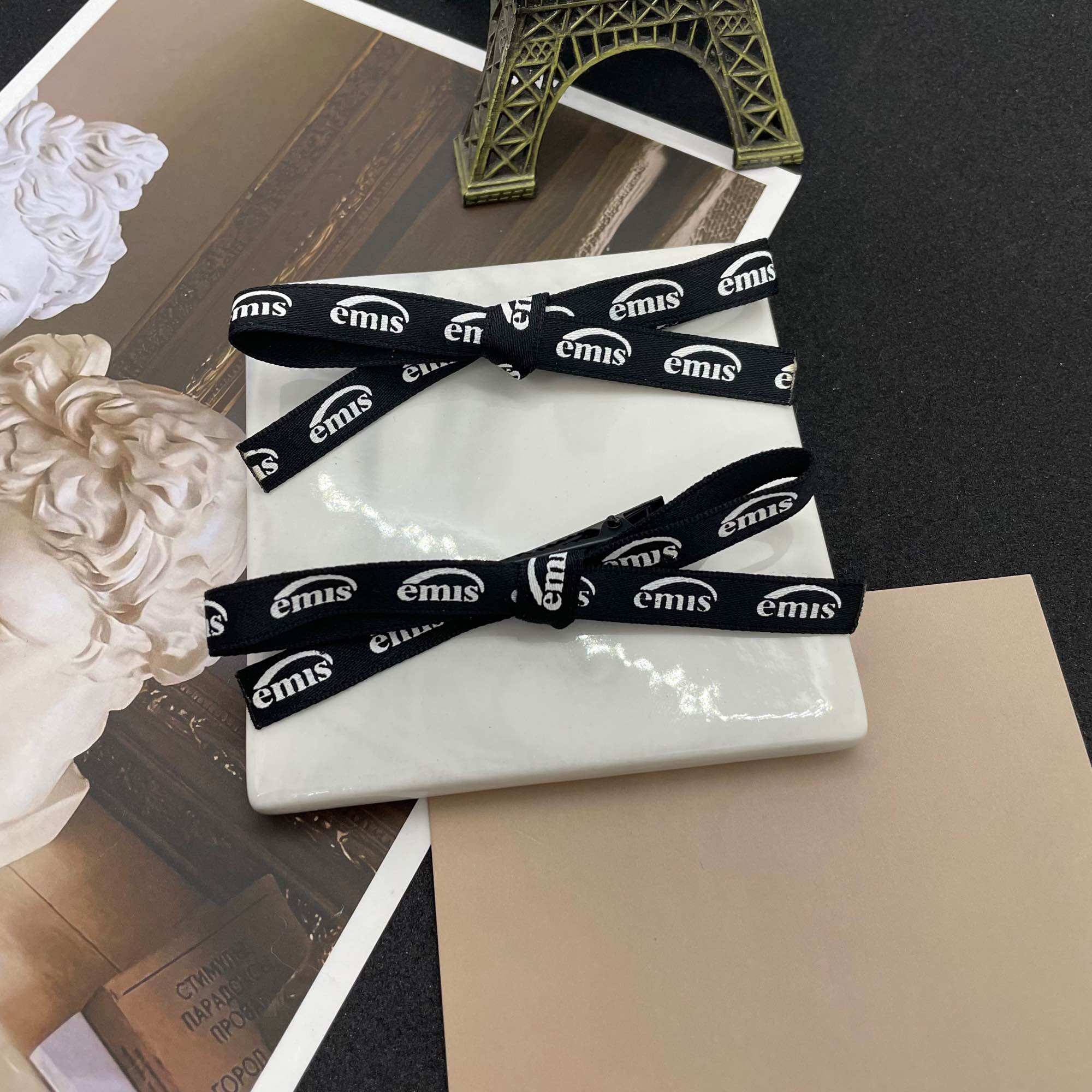 EMIS NEW LOGO RIBBON HAIR CLIP ที่หนีบผม ริบบิ้น โลโก้ใหม่ EMIS เกาหลี ...